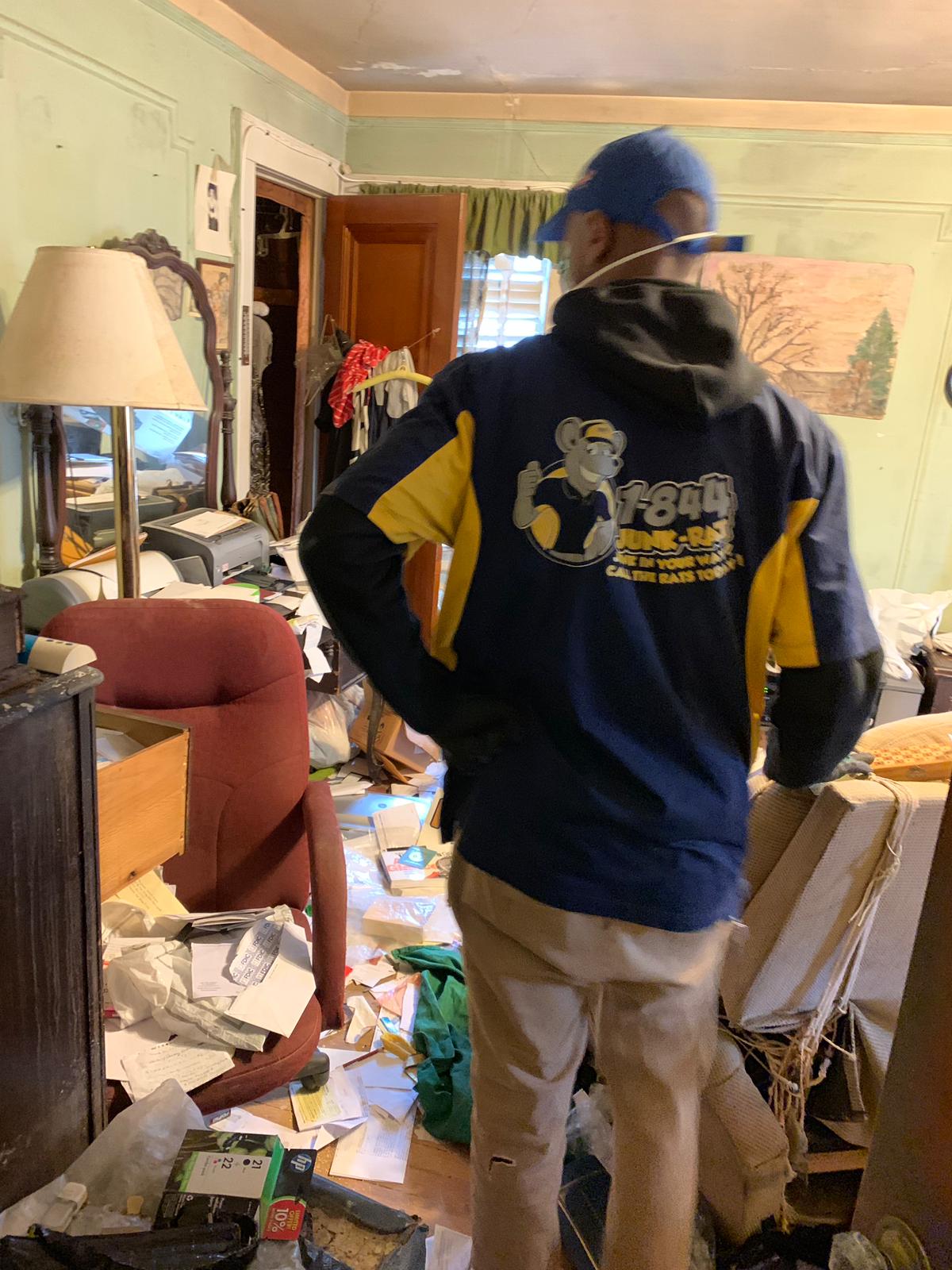 Local Hoarding Clean up | 1-844-JUNK-RAT